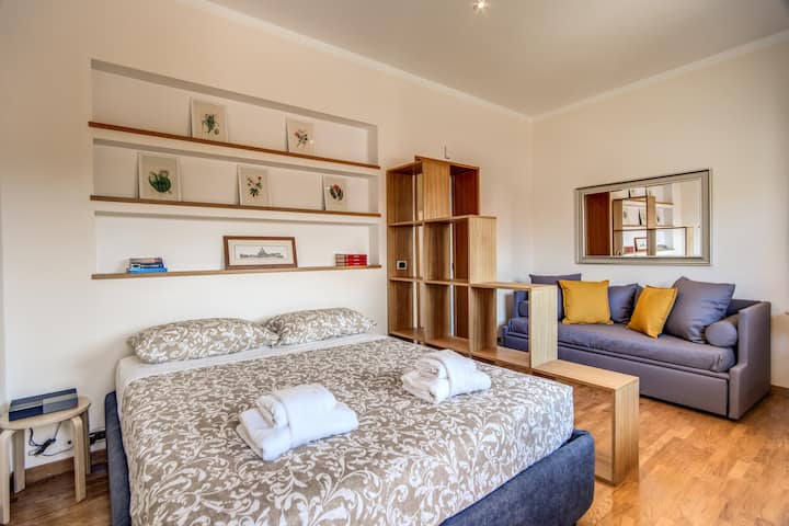 Sanpietro Vaticano Attico Vista Cupola, Roma - Vatican City