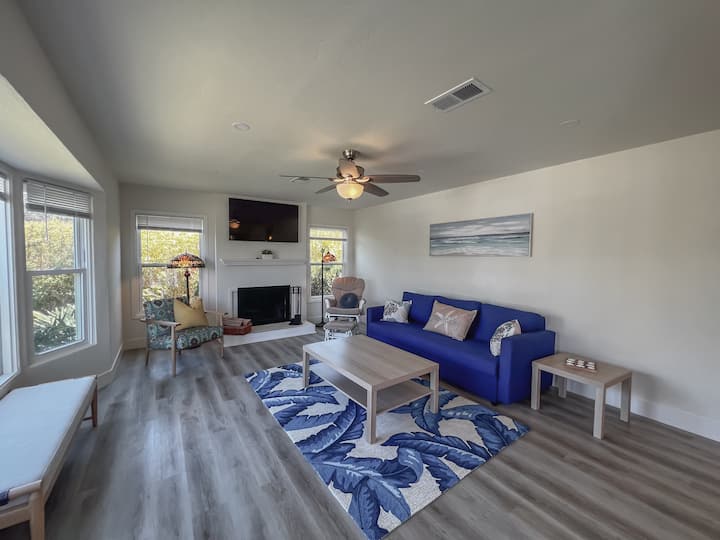 Contemporary Family Friendly Ob Beach House - San Diego, CA