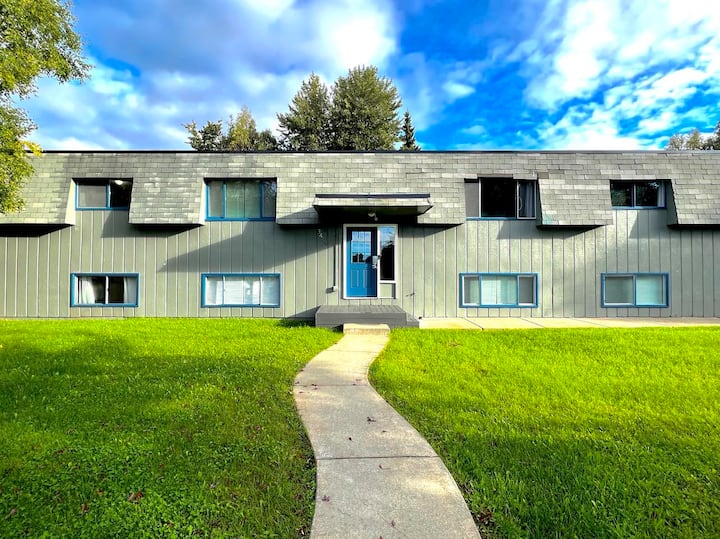 Cul-de-sac 4-plex W/ 8 Bedrooms - Anchorage