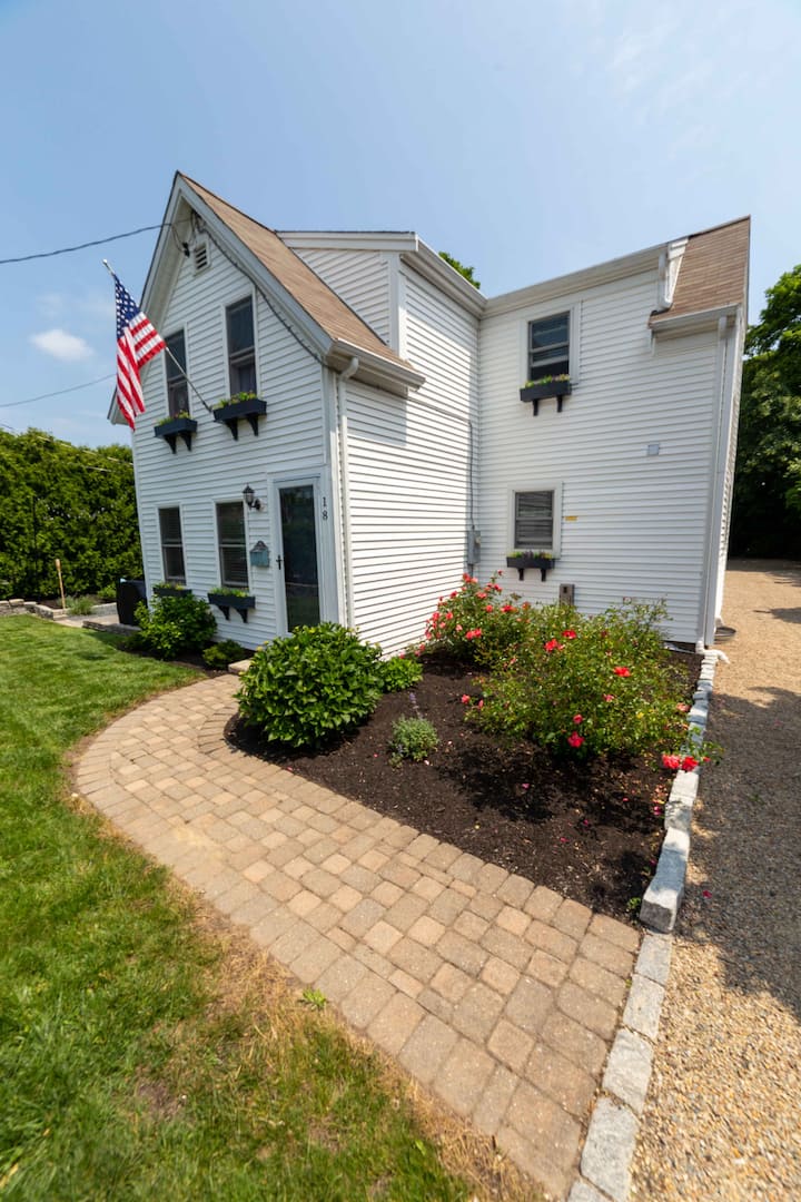 Hyannis Home - Barnstable, MA