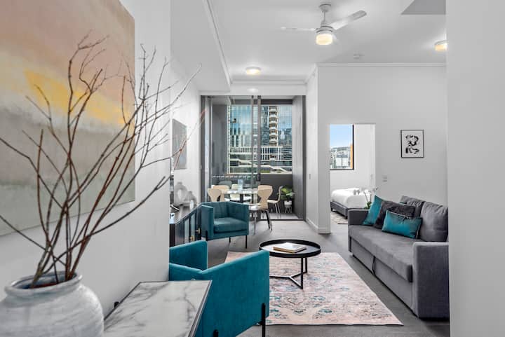 Chic 1br W/ Pool & Parking ~ Walk To James Street - Brisbane