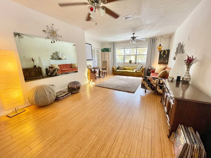 Tropical Havana Vibes – Cafés And Live Music! 1 Br - Miami, FL