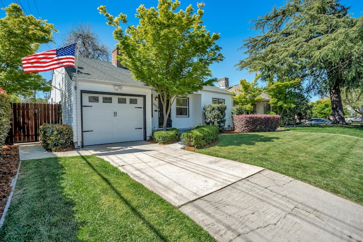 East Sacramento Charmer - Sacramento, CA