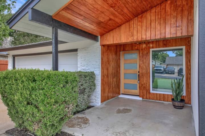 Elegant Atx 4br Home | Sleeps 8 | 12min To Dwtn - Austin, TX