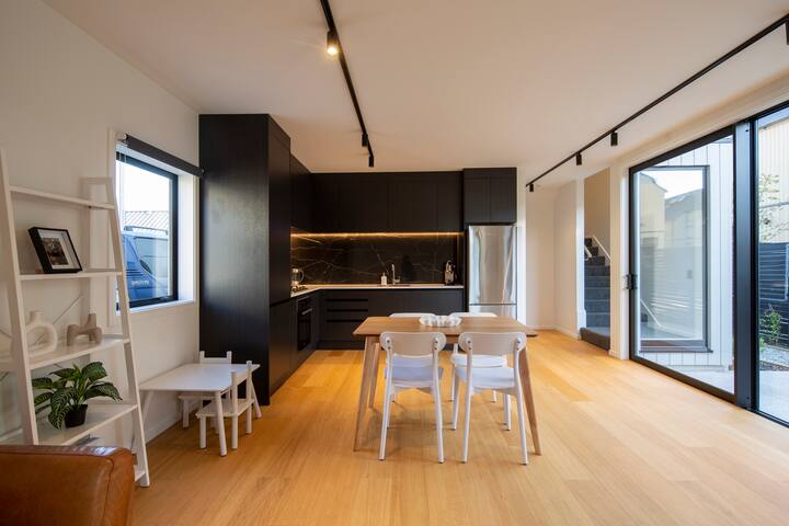 Stylish & Modern Home, Mountain View, Free Wi-fi - The Remarkables Ski Area