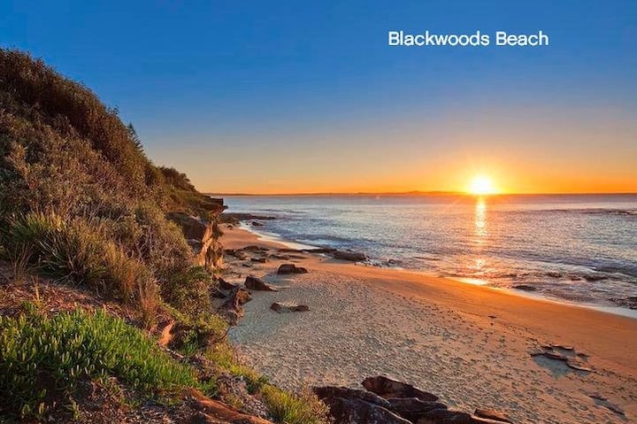 Sun, Surf And Beach Pad - Cronulla