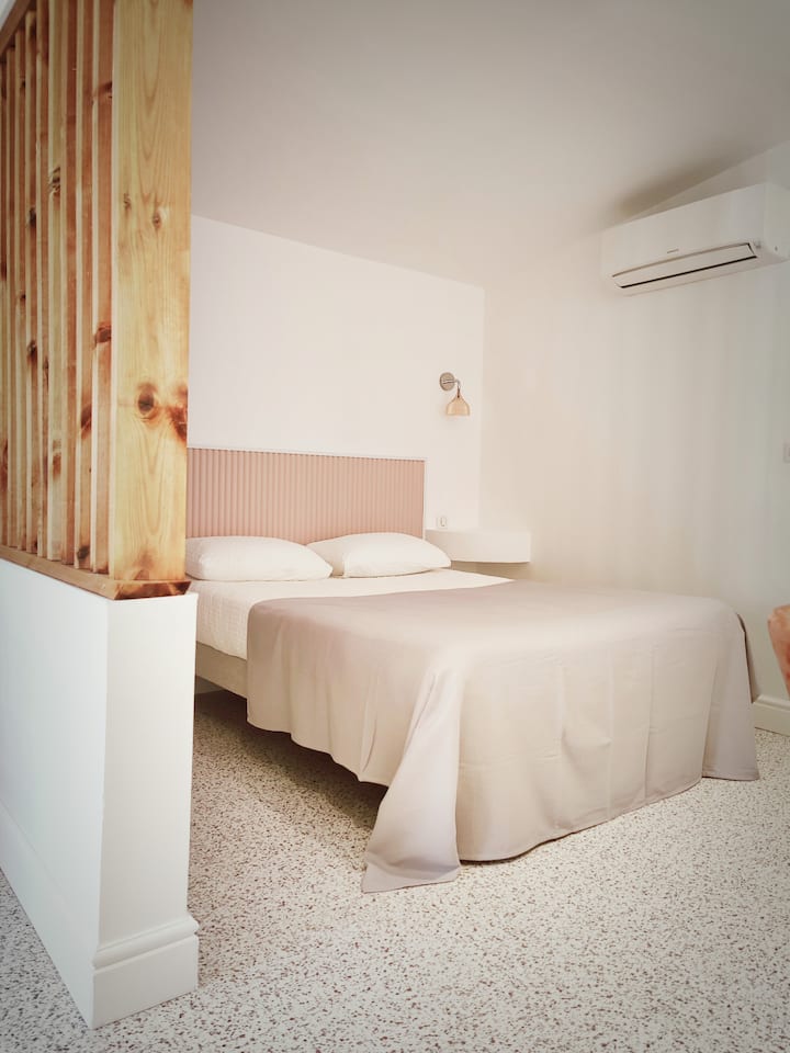 Studio Neuf Aménagé, Parking - Bastia