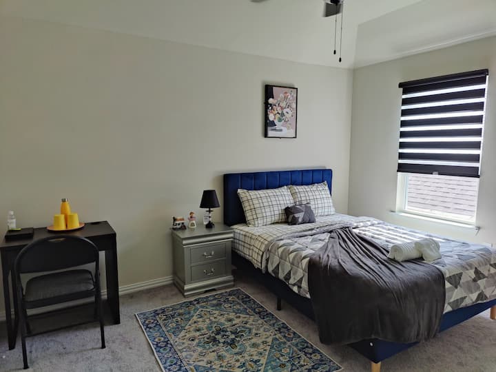 High End Room With Private Bathroom In Mckinney - McKinney, TX