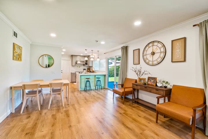Warm Room Near Fwy405, Fwy22 W/ Shared Bathroom - Costa Mesa, CA