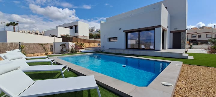 Superbe Villa Vue Mer Pour Des Vacances De Rêve - Benidorm
