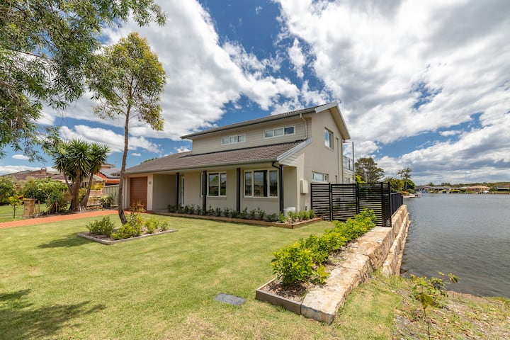 King George Parade - Forster