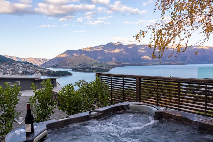 Queenstown Royalty On Lordens | Luxurious Hot Tub - Queenstown, New Zealand