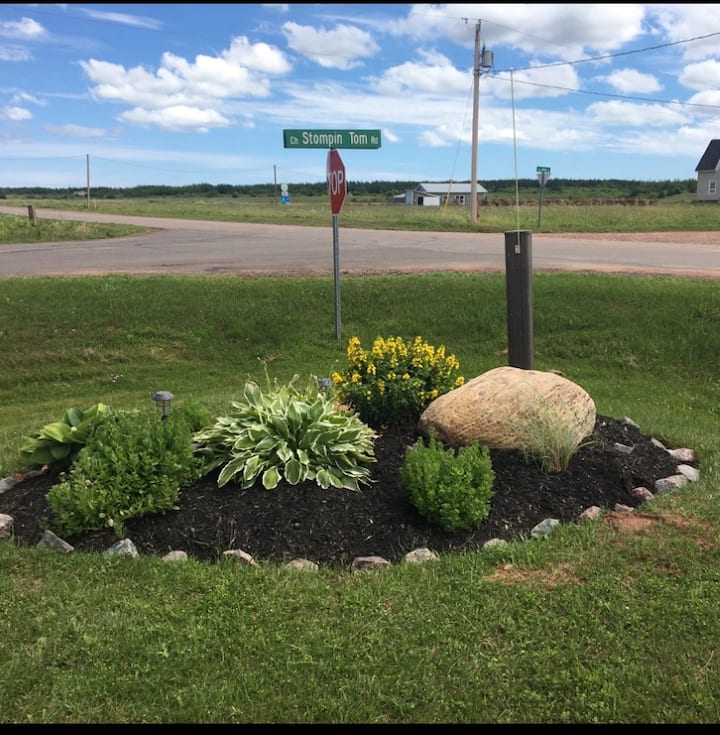 Stompin Tom Road - Cute, Comfy And Cozy - Prince Edward Island