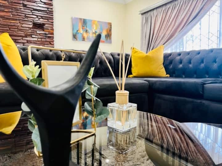 Stunning 4 Bedroom 1.5 Bath - Kempton Park
