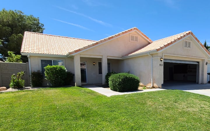 Cozy Home In Mesquite! Golf, Gamble, Or Just Relax - Mesquite, NV