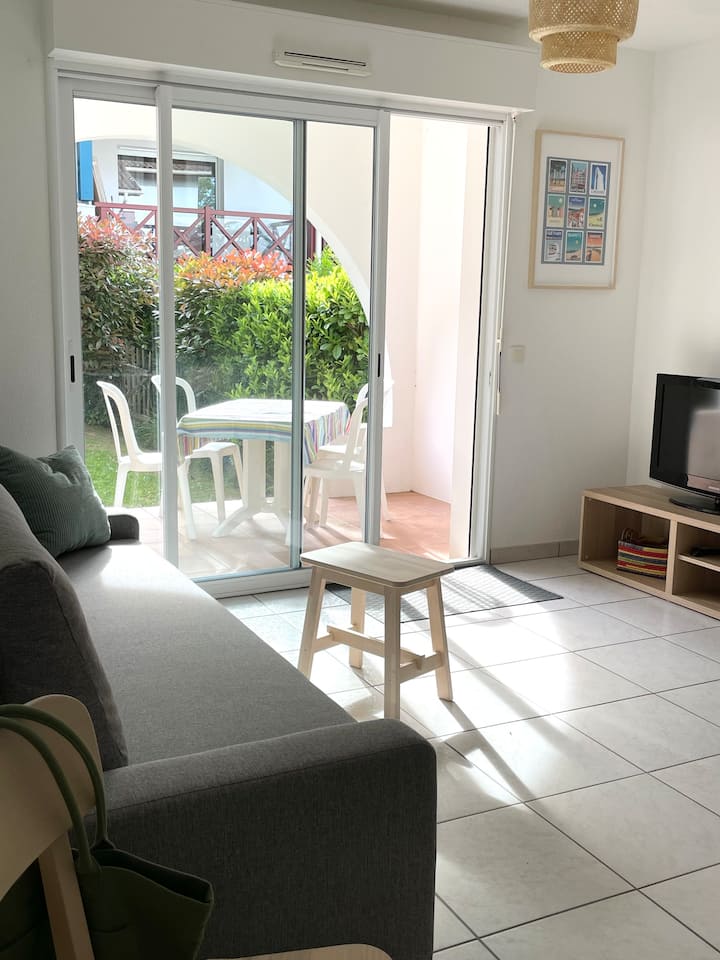 Appart 2/4 Pers 3* Rénové 2024 - Jardin Piscine - Hasparren