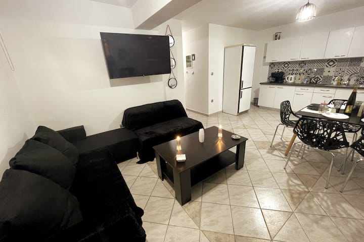 Modern Flat Near Airport/expo/sea - Луца