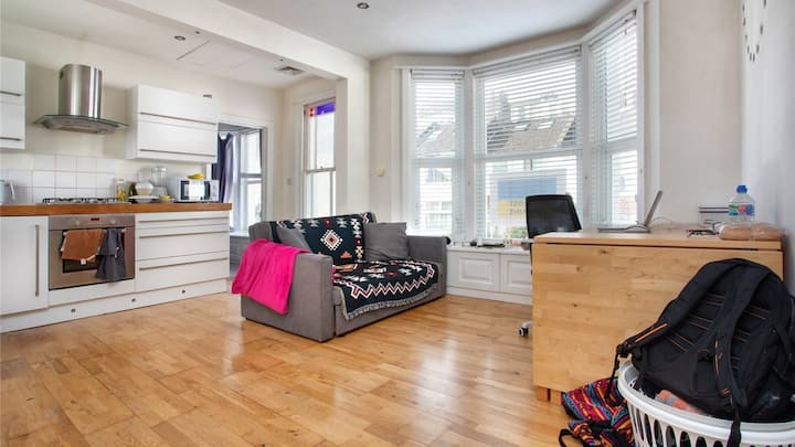 Spacious Apartment In Preston Park, Brighton - Hove