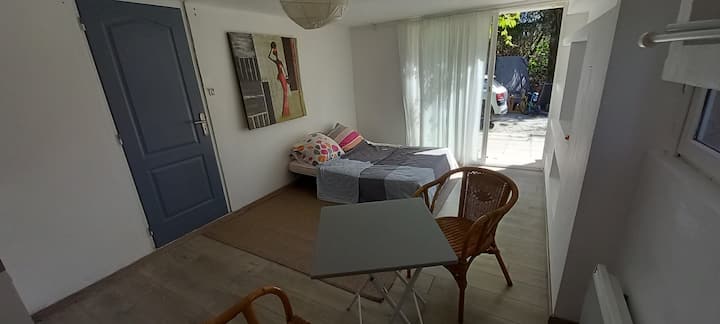 Chambre Dans Maison Avec Piscine - Aix-en-Provence
