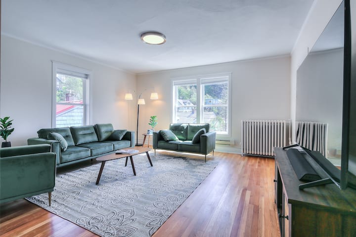 Heart Of Downtown - 3 Bedroom With A View - Juneau, AK