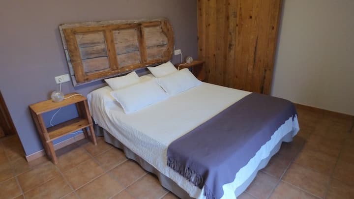 Castell De Ceuró - Hotel Rural / H3. Viola - Solsona