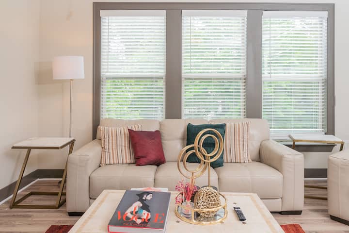 Posh Living Heart Of Perimeter - Dunwoody, GA
