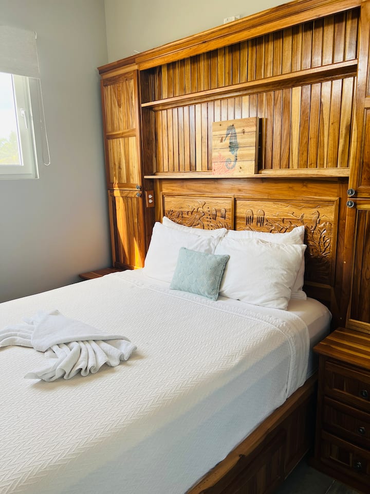 Ocean Breeze - Suite, Full Kitchen, Pool And Bar - Placencia