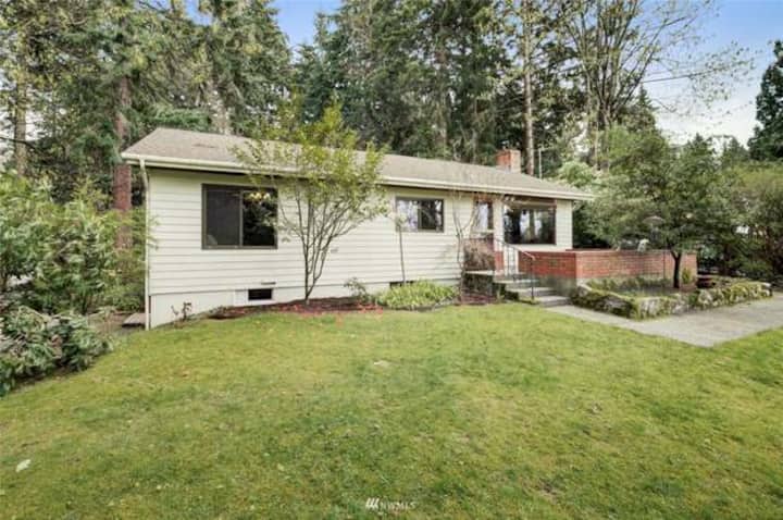 Cozy Home On A Ridge - Edmonds, WA