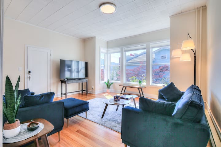 1 Br Apt - Spacious King - In Downtown Juneau - Juneau, AK