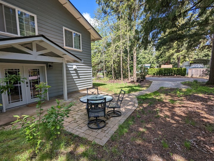 Serene 2bdrm.  Amenities Nearby. - Hillsboro, OR