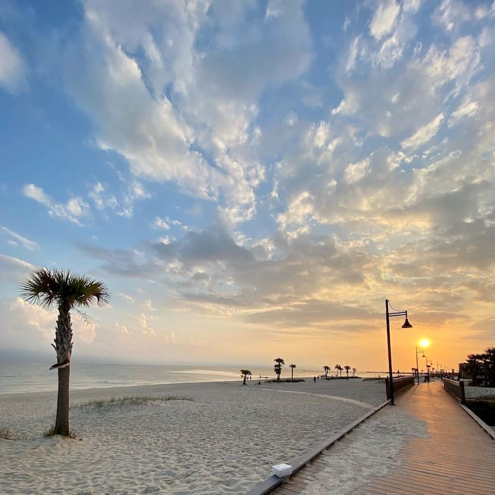 Snowbird Discounts Available At "Ocean Blue Condo" - Gulfport, MS