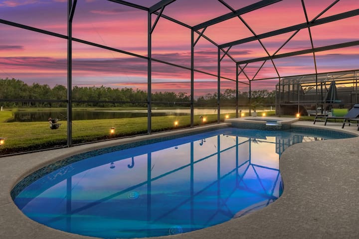 Lakefront 6br | Game Room & Pool Near Disney - Kissimmee, FL