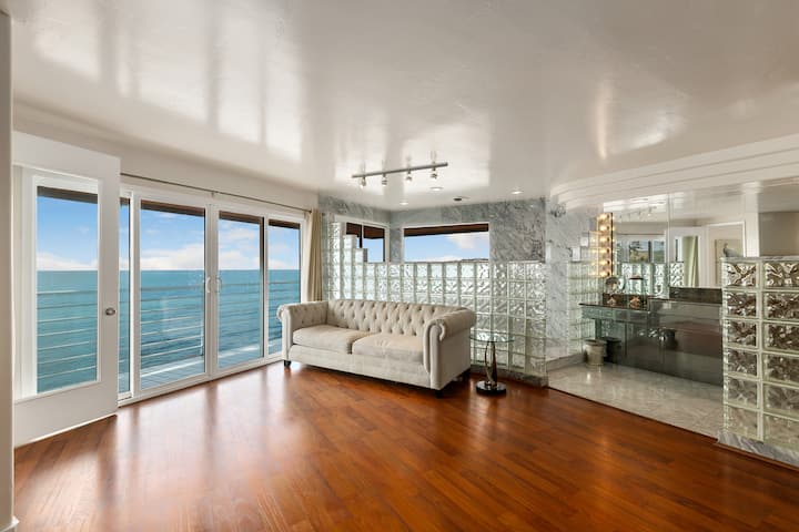 Oceanfront Masters Suite Couples Paradise - Del Mar, CA