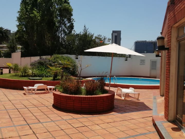 Cerca De Todo. Garaje. Ideal Pareja, Familia, Bebe - Montevidéu