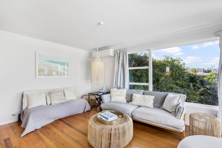 Coastal Calm Is Near To The Beach With Bbq - Auckland