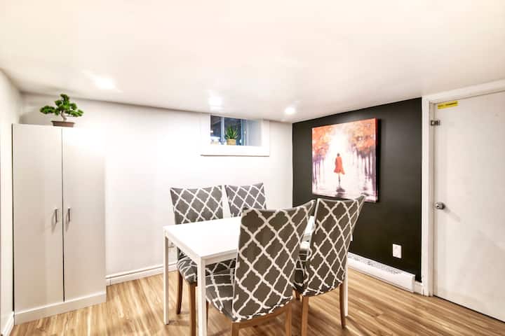 Chambre Privée Au Sous-sol Avec Tv 40 Pouces - Montreal