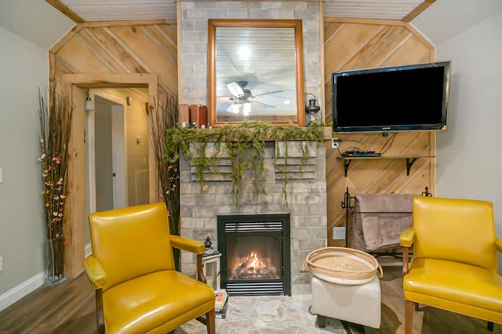 1 Level Bless Your Heart Country Charm, City Perks - Nashville, TN