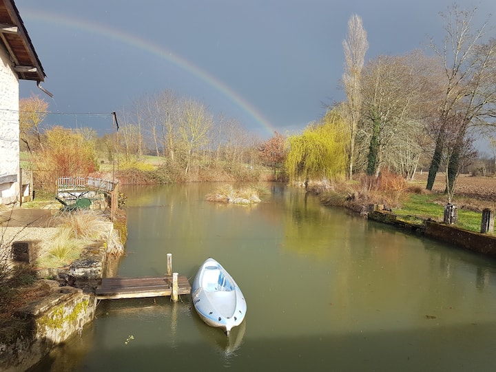 Gîte Romantique Dans Un Moulin - Ain