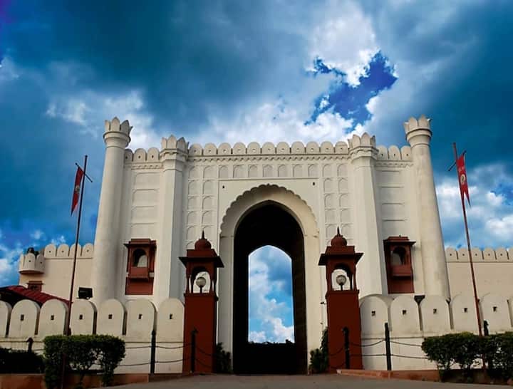 Volca Quila-royal Heritage Castle & Swimming Pool - Panchkula