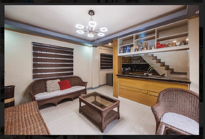White House At Gitna Ng Nayon - 