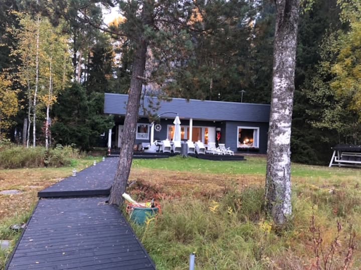 Mökki Puhtaan Järven Saaressa - Riihimäki
