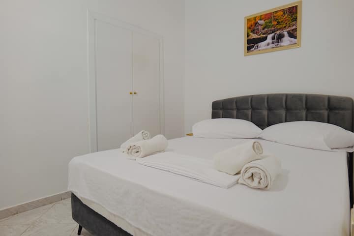 Room Number 4 Sarandë - Saranda