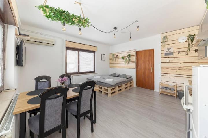 Stylish Apartment Keber | One Bedroom - リュブリャナ