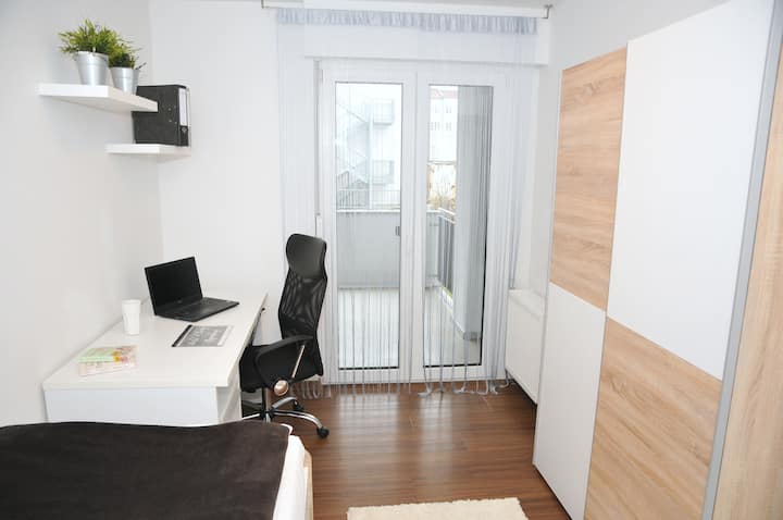 Gemütliches Wg-zimmer (11m²) - Regensburg