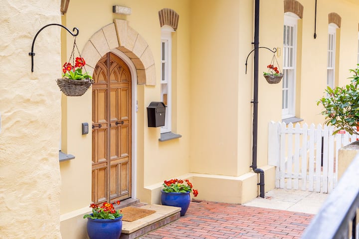 Beautiful Georgian House (Sleeps 10) - 康瓦耳