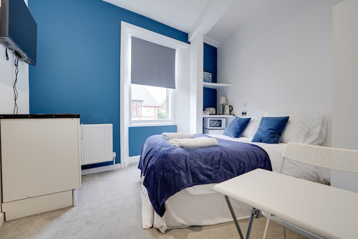 25% Off Ensuite Double Room/ Parking/self Check-in - Berwick-upon-Tweed