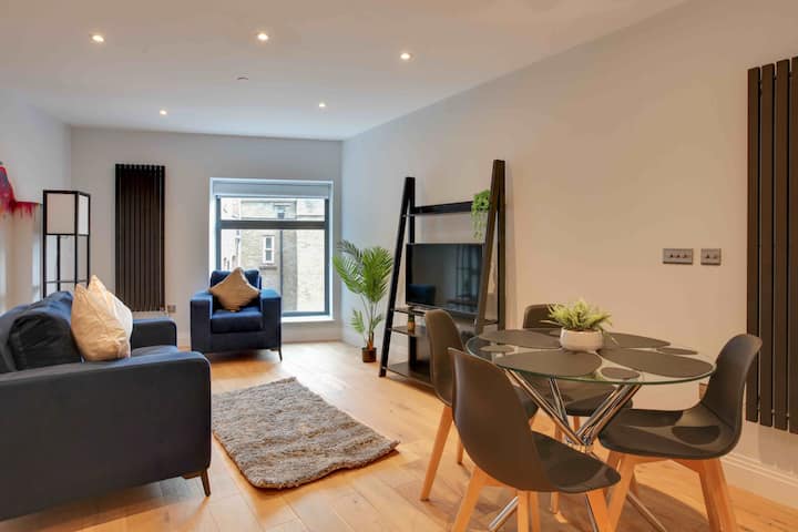 New London Life Executive Duplex - Chelmsford