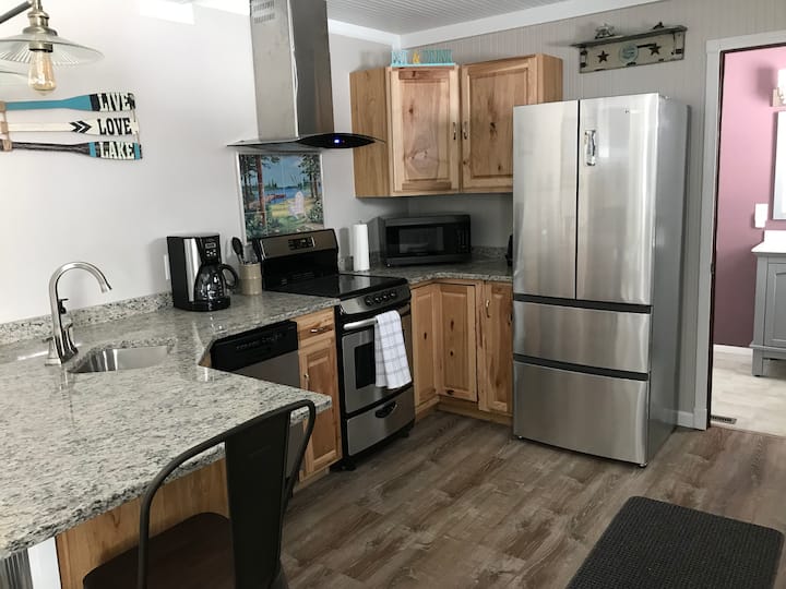 King + Queen Suite In Downtown Minocqua - Minocqua, wI