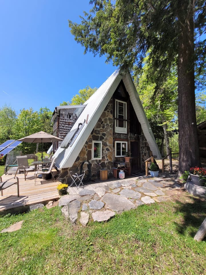 Cozy Off-grid A-frame - Ontario 60