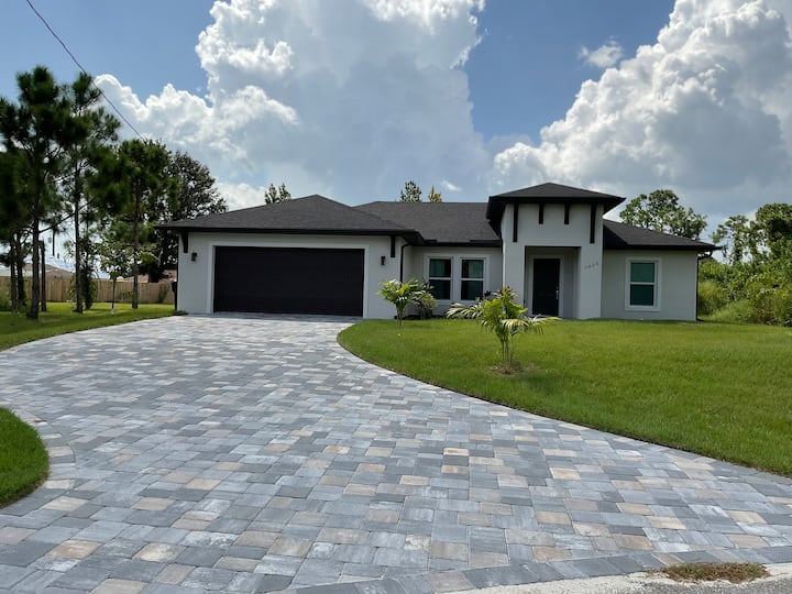 Beautiful New Build With Heated Pool - North Port, FL